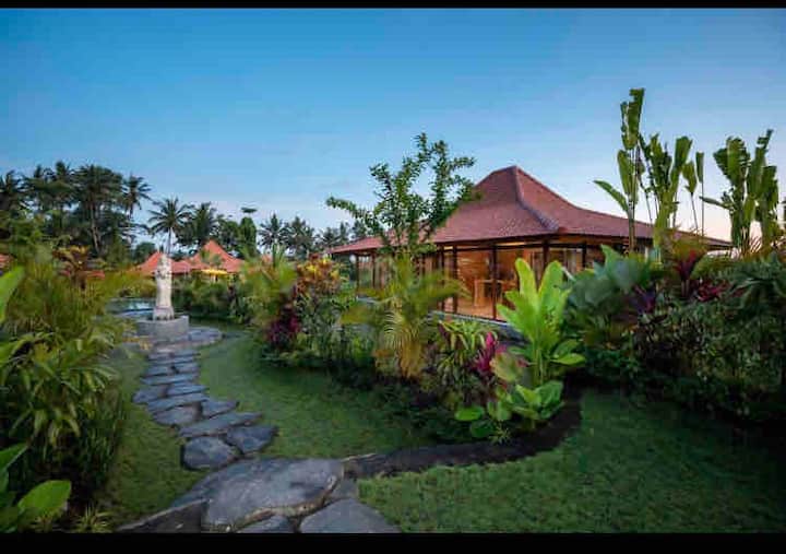 Joglo Style Villa_peacefullubud - Australien