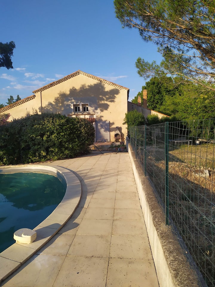 La Grande Maison Dans La Prairie - Piscine Privée - Mouriès