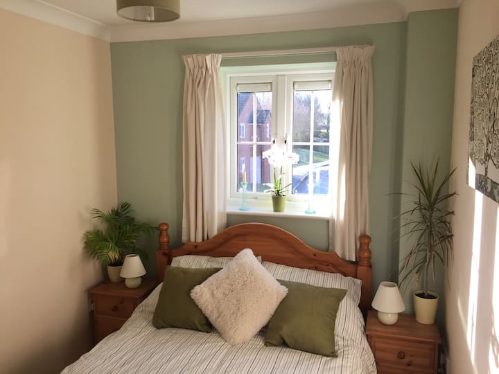 Cosy Double Room Near Stonehenge, Bath & Avebury - Devizes