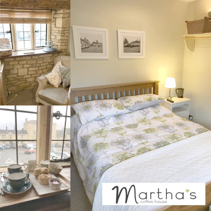 Martha's En-suite Room - Moreton-in-Marsh
