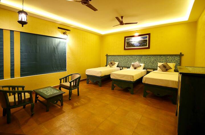 Vista Del Lago (Deluxe Triple Room), 5.0* Review. - Kerala