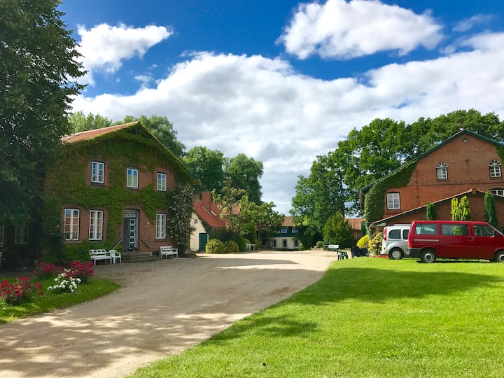 Kutschenwohnung - Idyllischer Hof An Ostsee - Wisch
