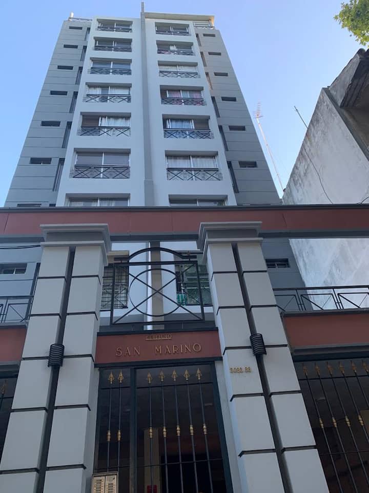 Luminoso Apartamento Bien Comunicado. - Montevideo