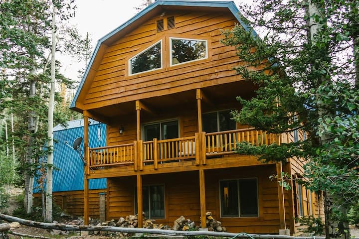 Perfect Summer Family Reunion Cabin! Spa! - Brian Head, UT