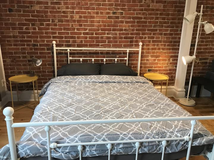 Monthly Studio Apartment With Parking In Verdun - Montreal