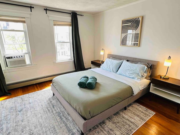 Spacious Room Close To Metro, Parking Available - Cambridge, MA