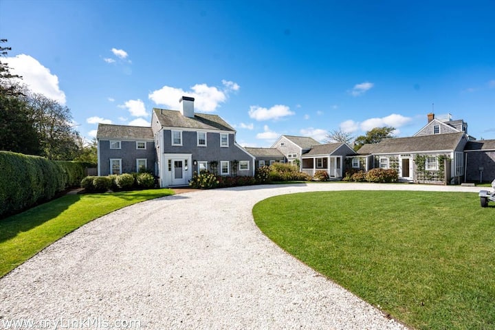 Historic House On Cliff Road - Nantucket, MA