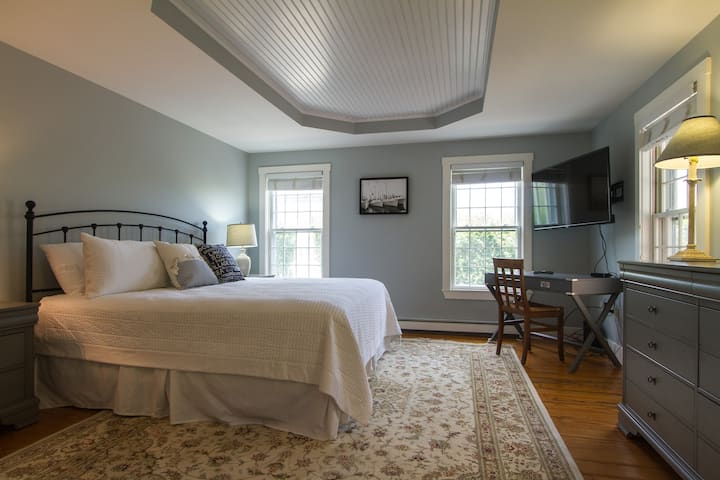 Charming In-town Nantucket Home  "Sokotucket" - Nantucket, MA