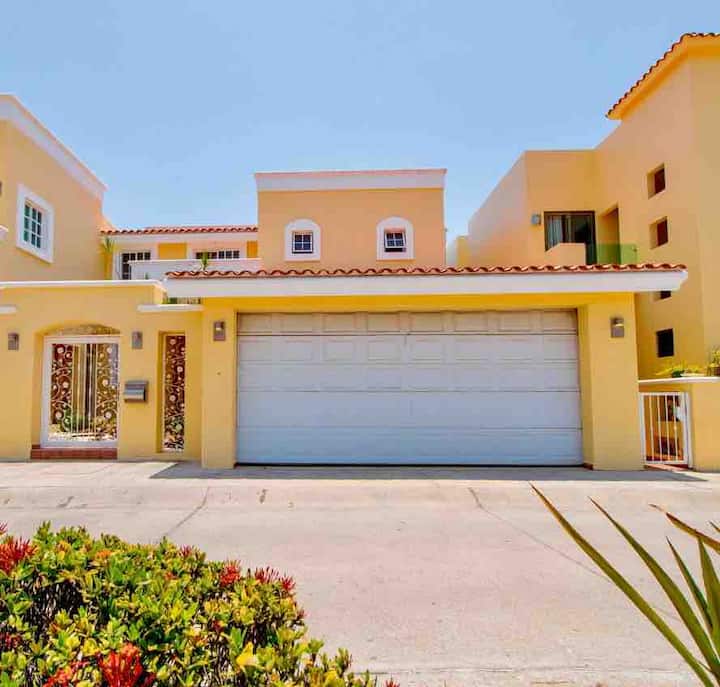 Tu Casa Familiar En Zona Tranquila De Mazatlán - Mazatlán