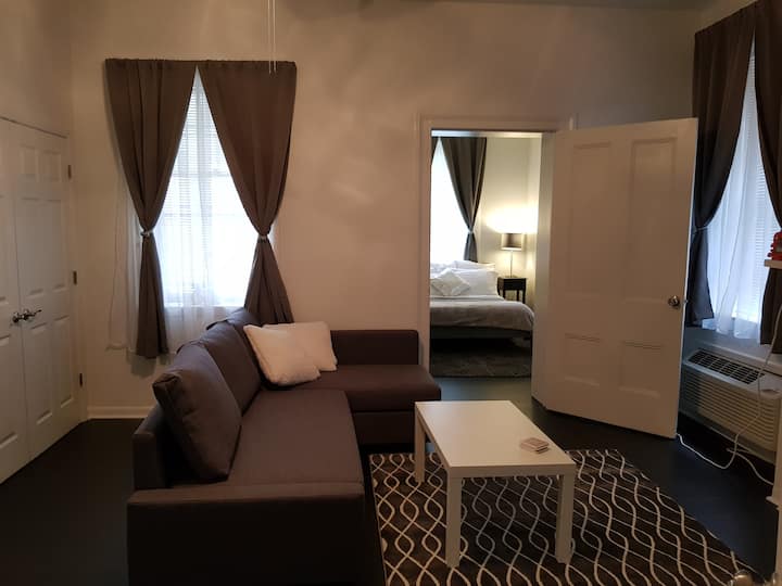 Unit B Newton House: Heart Of Historic Downtown - Augusta, GA