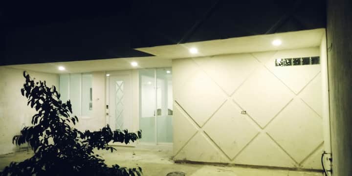 Casa Sótano, Con Alberca Y Estacionamiento Privado - Campeche