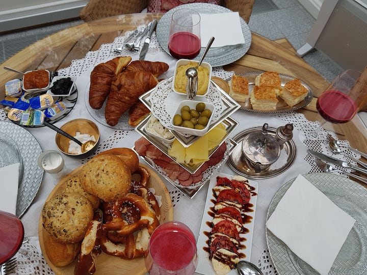 Sabines Nest - Munich Airport (MUC)