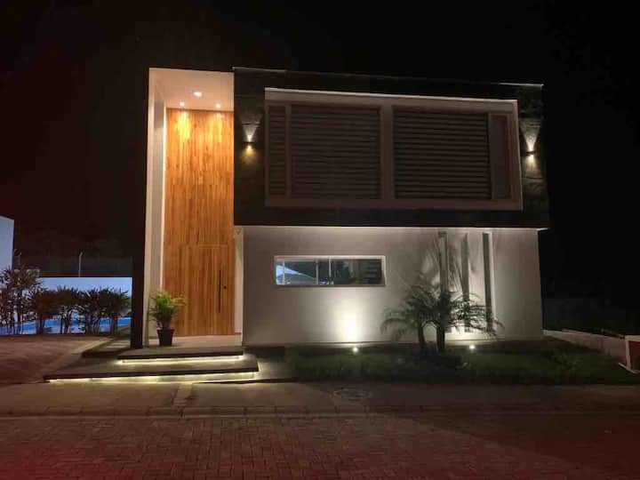 Lugar Encantador Con Piscina Privada. - Pedernales