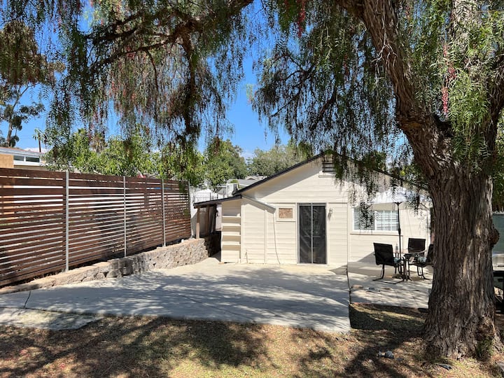 Renovated Cottage Queen And Twin Bed Secured Yard - San Marcos, CA