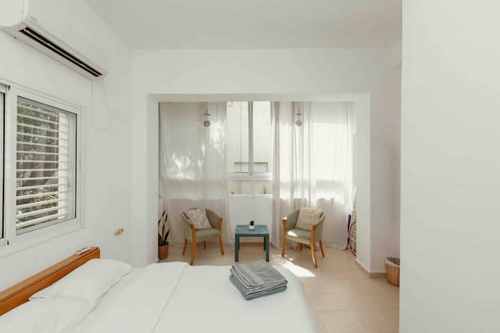 Shenkin Street Stylish Apartment - Tel Aviv