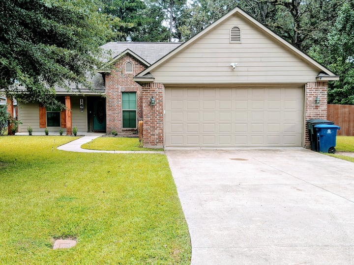 Charming, Quiet, South Shreveport Retreat King Bed - Shreveport, LA