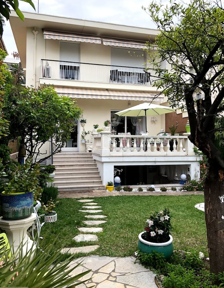 Belle Maison De Ville Avec Jardin - カンヌ