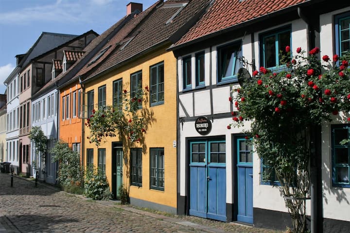 50 M² Ferienwohnung ∙ 1 Schlafzimmer ∙ 2 Gäste - Flensburg