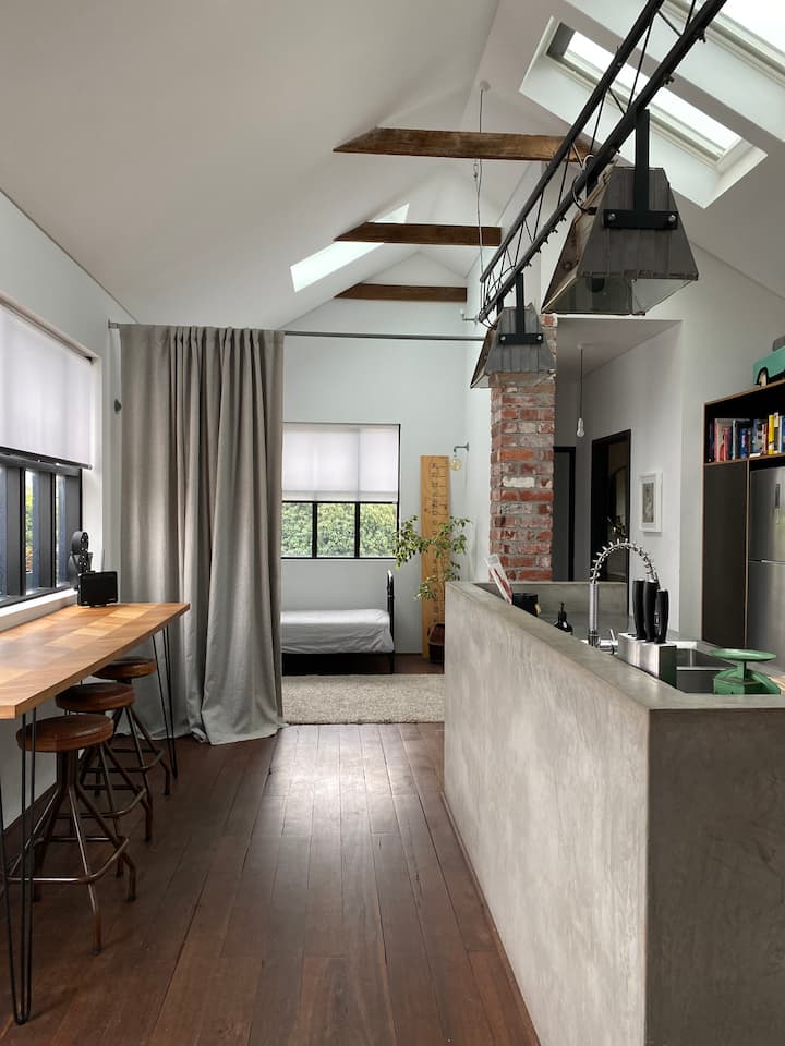 T H E   L O F T  -  Stunning Private Apartment - Stirling