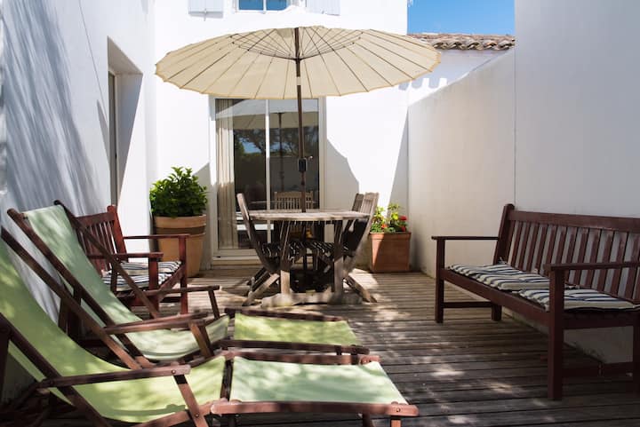 Cottage With Sunny  Terrace - Île de Ré