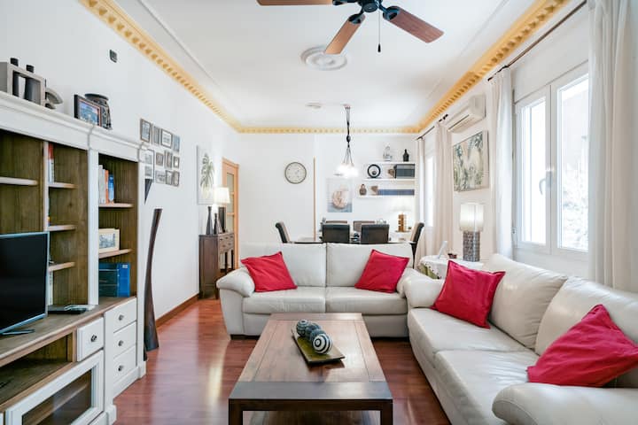 Spacious And Stylish Flat, Close To Retiro Park And Museums - Madrid