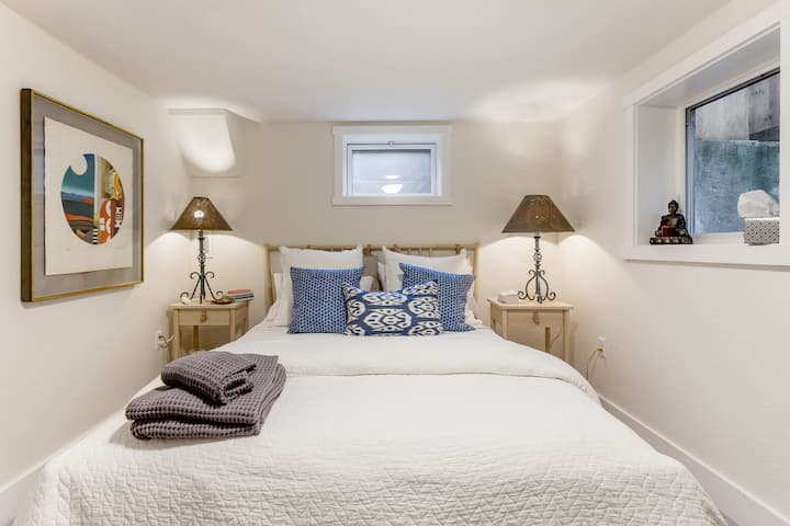 Projector/spacious/airy ★ Walk To Everything! - Portland, OR