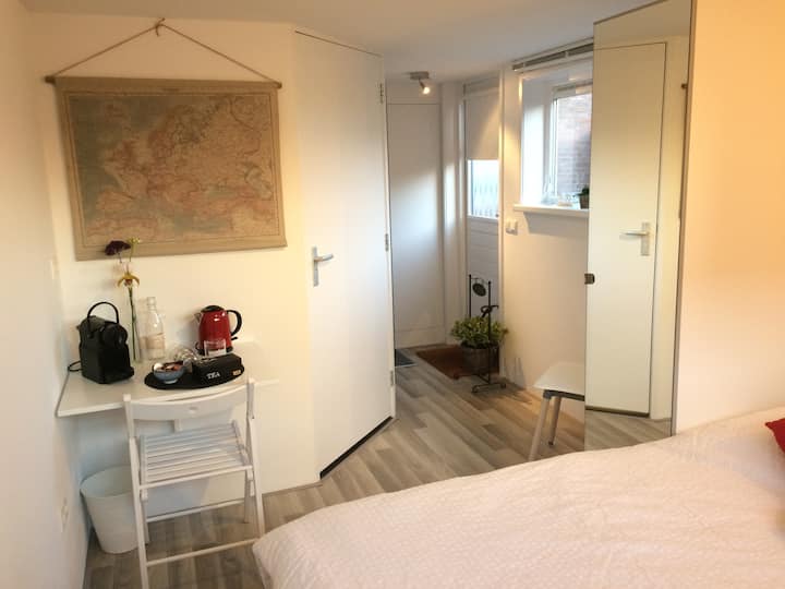 Lovely Private Suite (Own Bathroom & Airco) - Purmerend