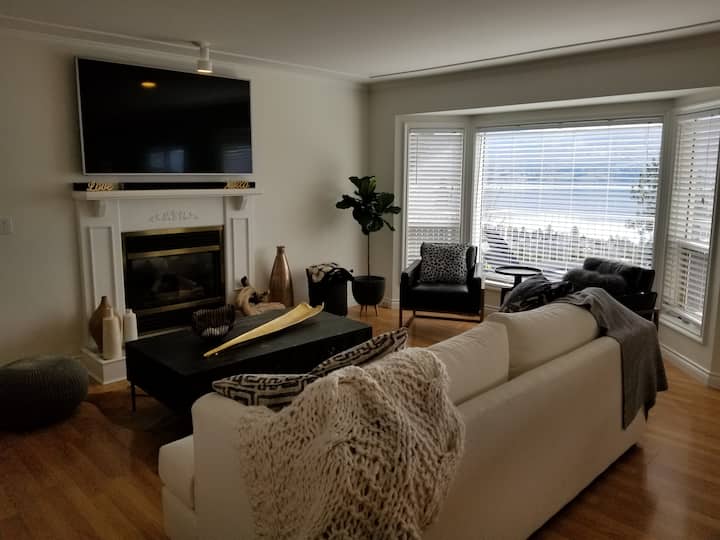 Beautiful Okanagan Home With Amazing Lake View. - Kelowna