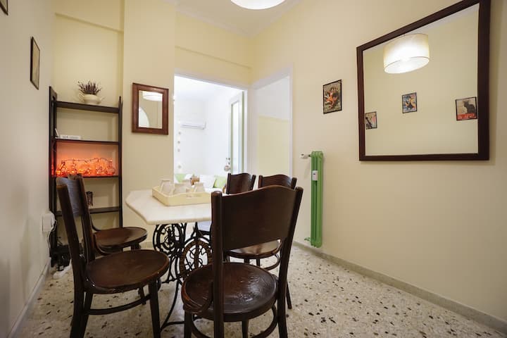 Family House 75m² In Neapoli-exarchia - Atenas