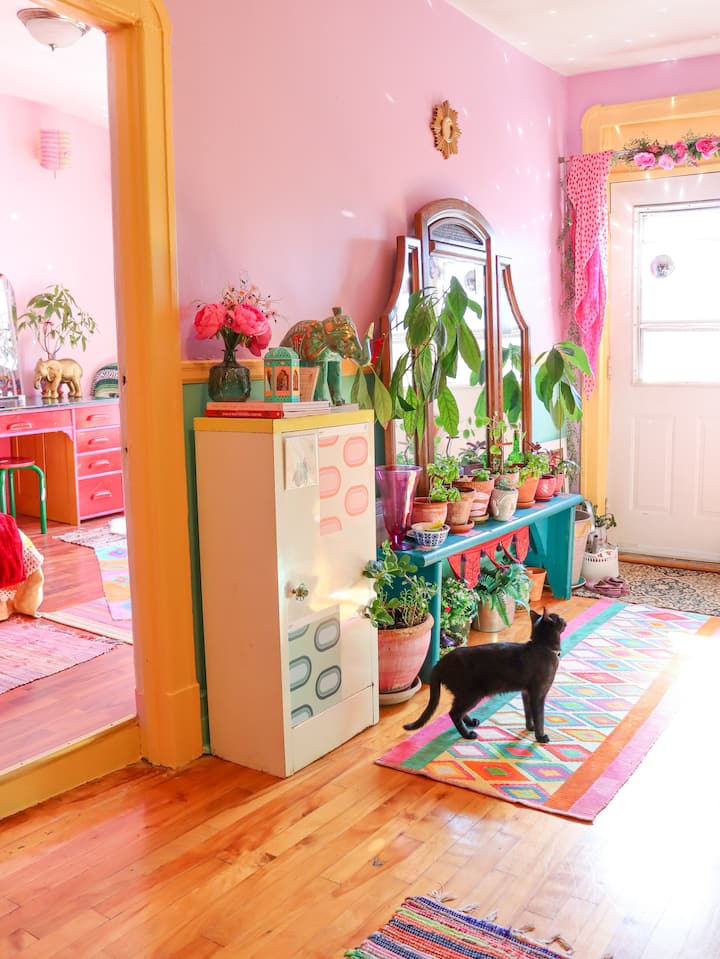 Beautiful Bedroom, Free Parking & 3 Min To Metro - Montreal