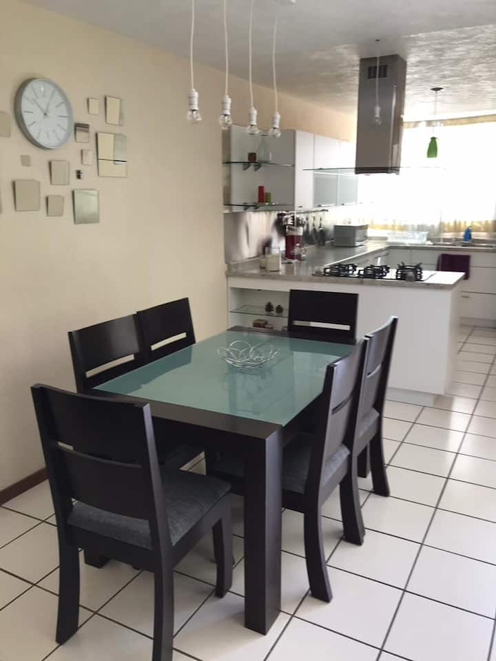 Casa Cómoda, Acogedora Y Equipada - Tonalá