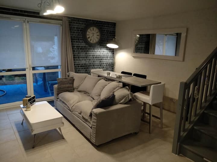 Deux Chambres Tout Confort Décorées Avec Soin - Grigny