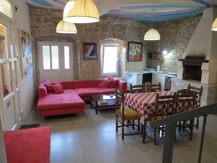 House Art Atelier - Quiet Center! - Jelsa