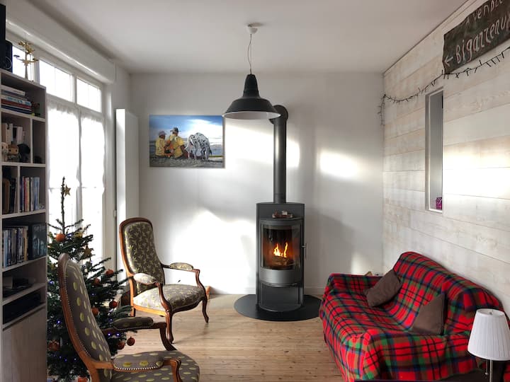 Maison Et Jardin, 
Cabine De Plage En Saison. - Somme