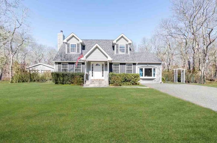 Beach Cottage-heart Of East Hampton - East Hampton, NY