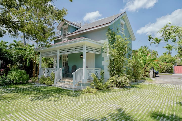 Rustic Private Cottage W/ King Bed + Beach Access - Bahamas