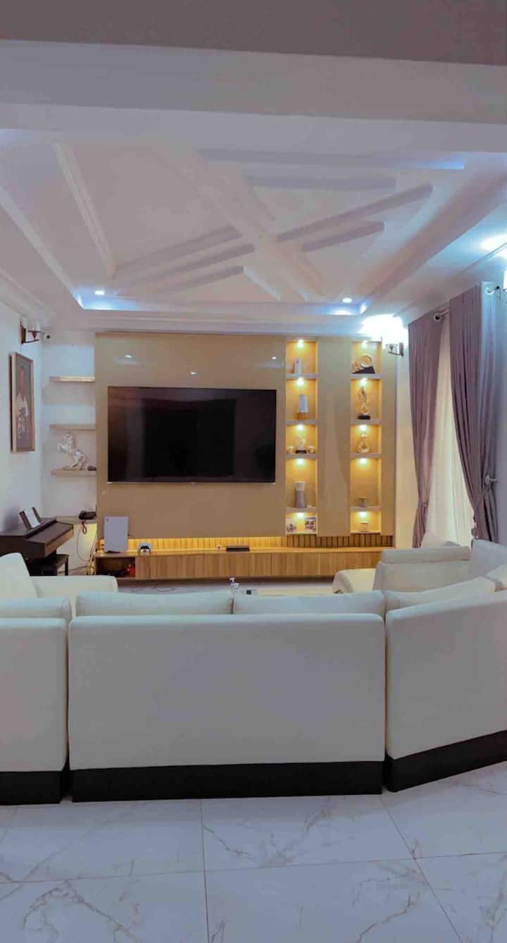 Eti-Osa, Nigeria Vacation Rentals (4.7 out of 5) - Airbnb