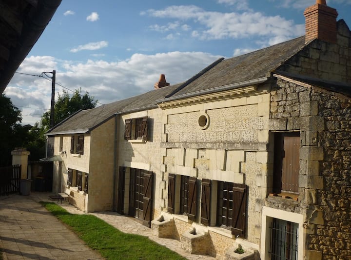 Gîte/maison De Campagne 22 + Personnes.86120 - Loudun