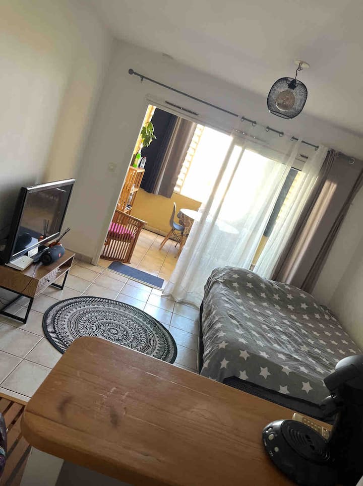 Saint Pierre Centre, 5’ Plage, Bus - Saint-Pierre