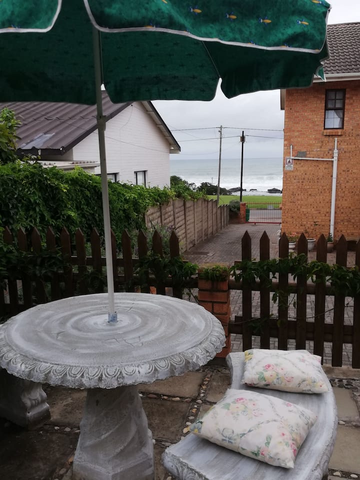 Seaside Self Catering Cottage - East London