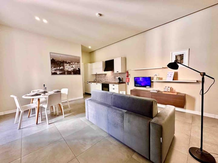 Stylish 1 Bedr Apt Next To The Sea Front - Malta
