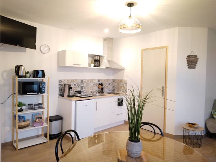 Petit Nid Boisé '3' Bord Du Loir-circuit-zoo - Sarthe