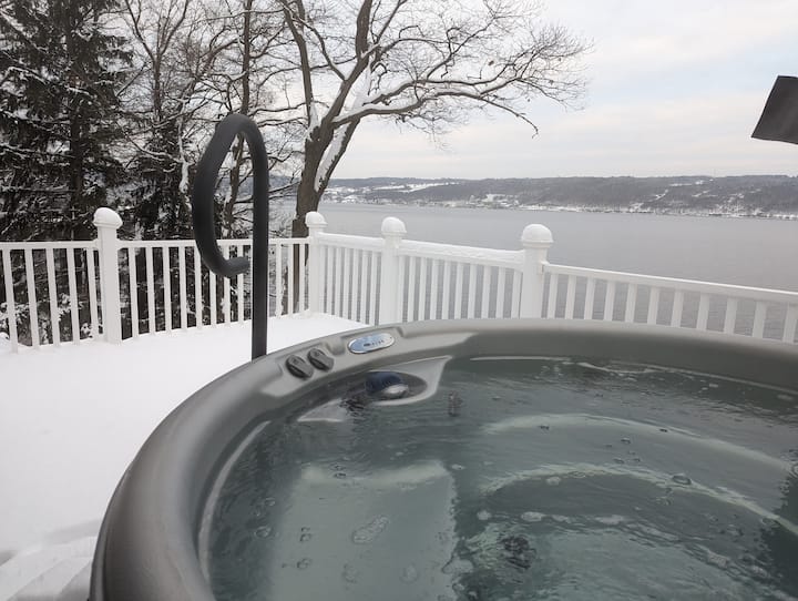 Hot Tub On Seneca Lake In Watkins Glen - Watkins Glen, NY