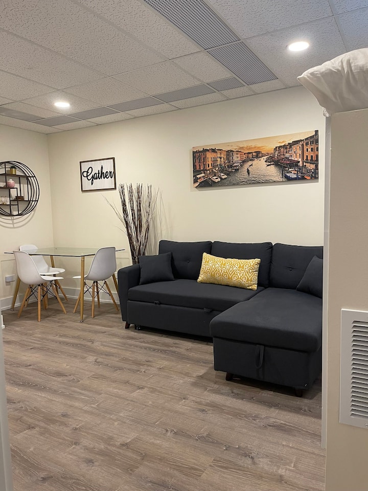 Super Cute Evanston Studio- Perfect Getaway! - Northwestern University, Evanston