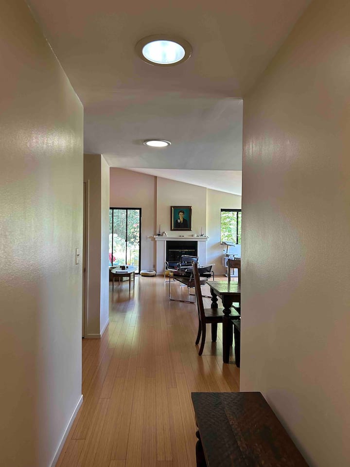 Nice Room In Quiet Echo Park Home In Nature - Los Angeles, CA