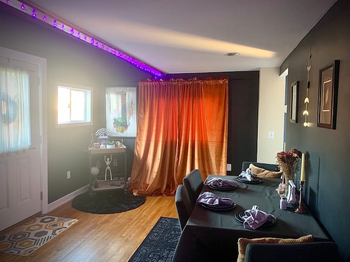 Charming Salem Home + 2 Private Parking Spots - 세일럼