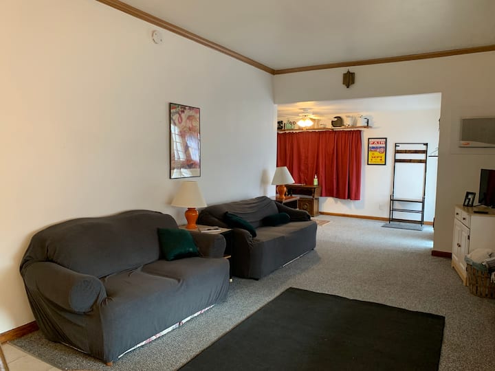 Original Charming 2 Bedroom Retreat - North Dakota