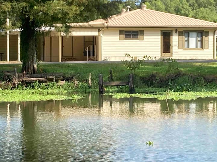 Cajun Land Getaway - Lake Verret, LA