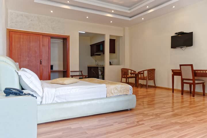 Studio Apartment- Free Breakfast, Wifi, & Cleaning - Addis Ababa