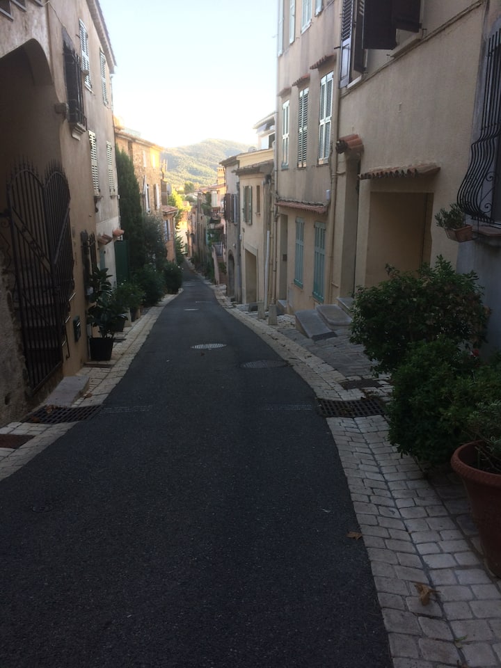 Rue De La Résistance Dans Le Golf De Saint Tropez - Cogolin